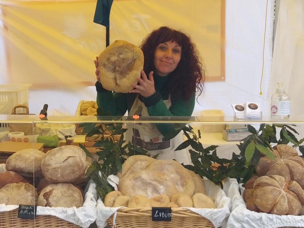 Serravalle: alla scoperta del libum, l'antico pane dei romani - NoviOnline