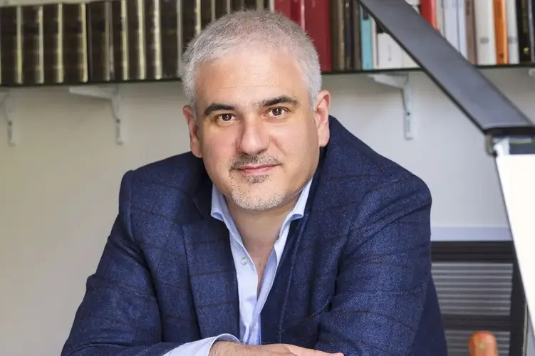 "Il mio nome nel vento", un'epopea familiare narrata a Serravalle ...